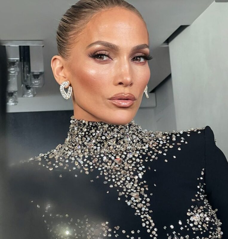 „Warum sich überhaupt mit kleidung beschäftigen?“: Jennifer Lopez wird ...
